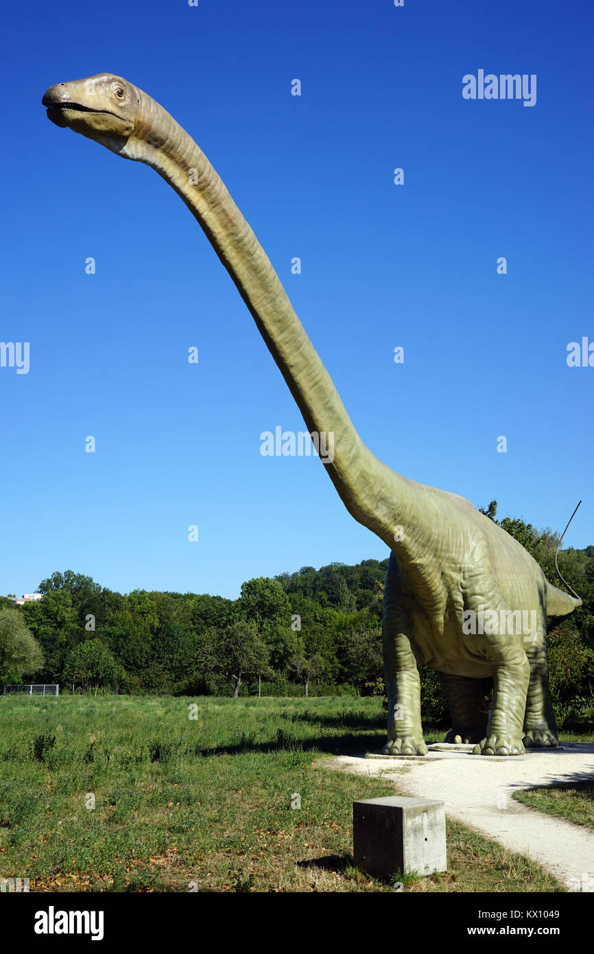 Bâle, Suisse - CIRCA AOÛT 2015 Seismosaurus dans le jardin botanique ...