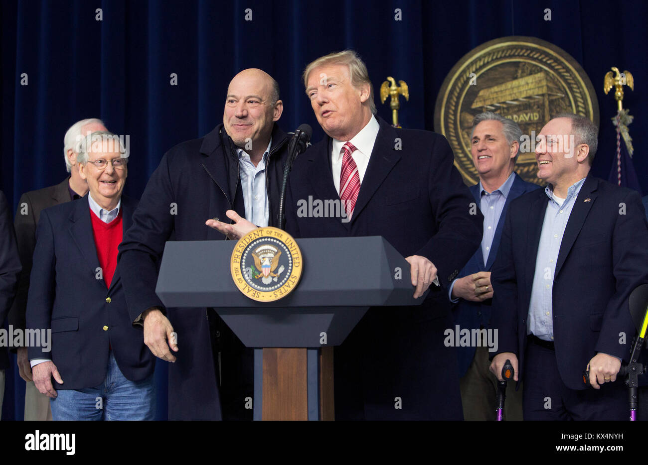 Le Président des Etats-Unis, Donald J. Trump et son principal ...