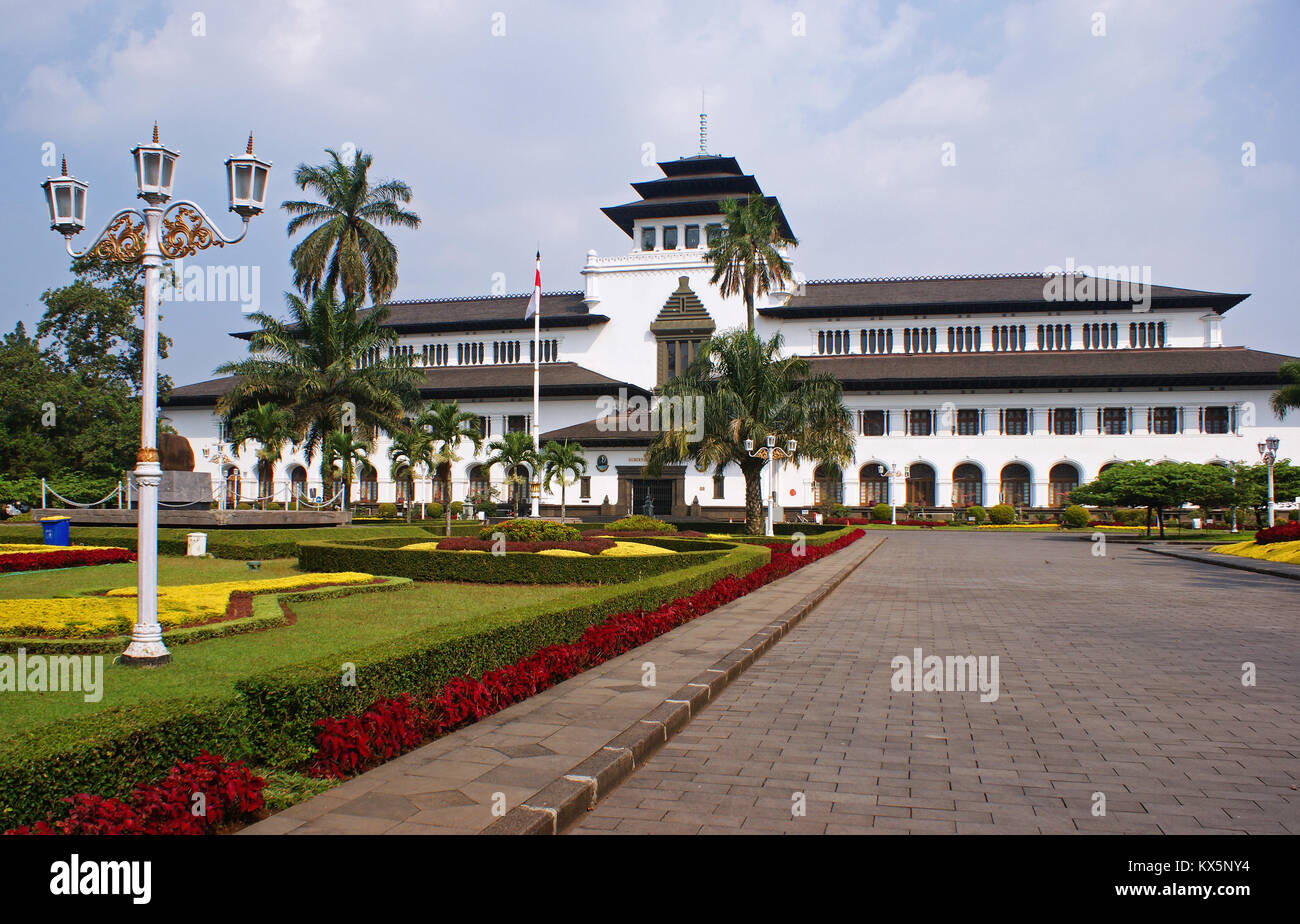 Gedung sate Banque de photographies et d’images à haute résolution - Alamy