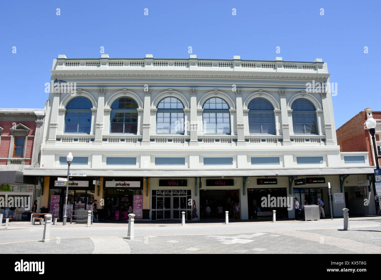 Magasins au centre ville Banque de photographies et d’images à haute ...