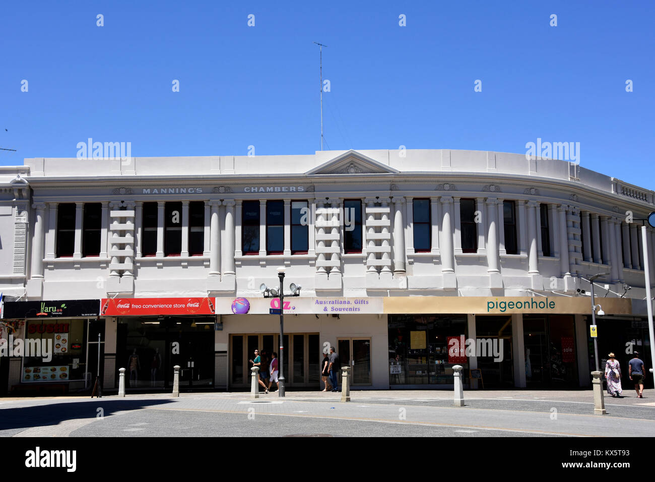 Magasins au centre ville Banque de photographies et d’images à haute ...