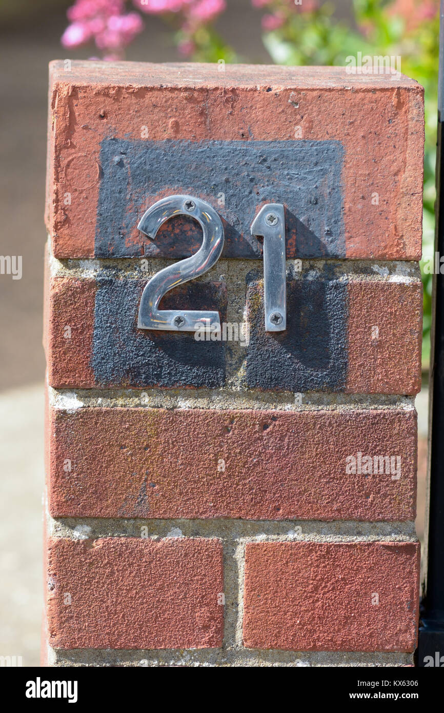 House number 21 sign Banque de photographies et d’images à haute ...