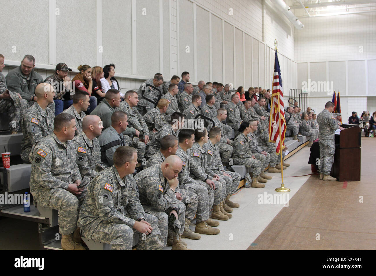 Le colonel Todd Thursby a pris le commandement de la 65e Brigade d ...