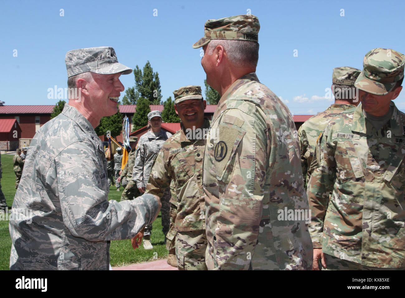 Le colonel Todd Thursby a quitté le commandement de la 65e Brigade d ...