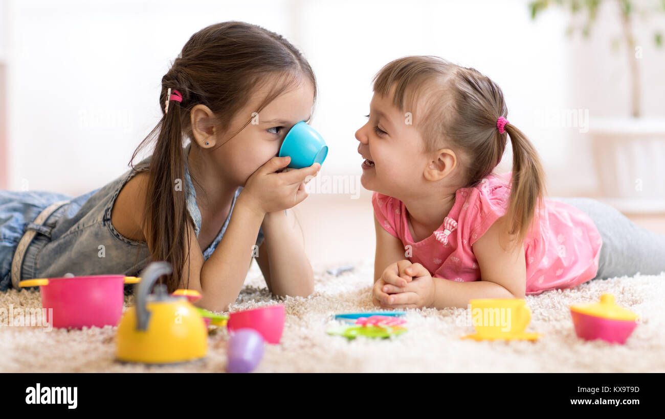 Enfants drôles Banque de photographies et d’images à haute résolution ...