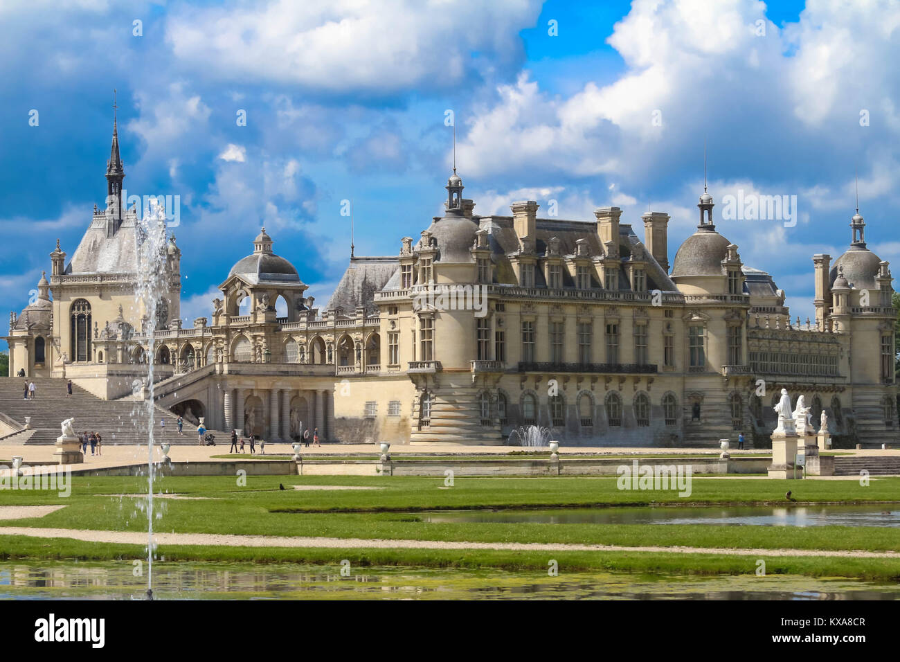 La Chantilly est un château historique situé dans la ville de Chantilly ...