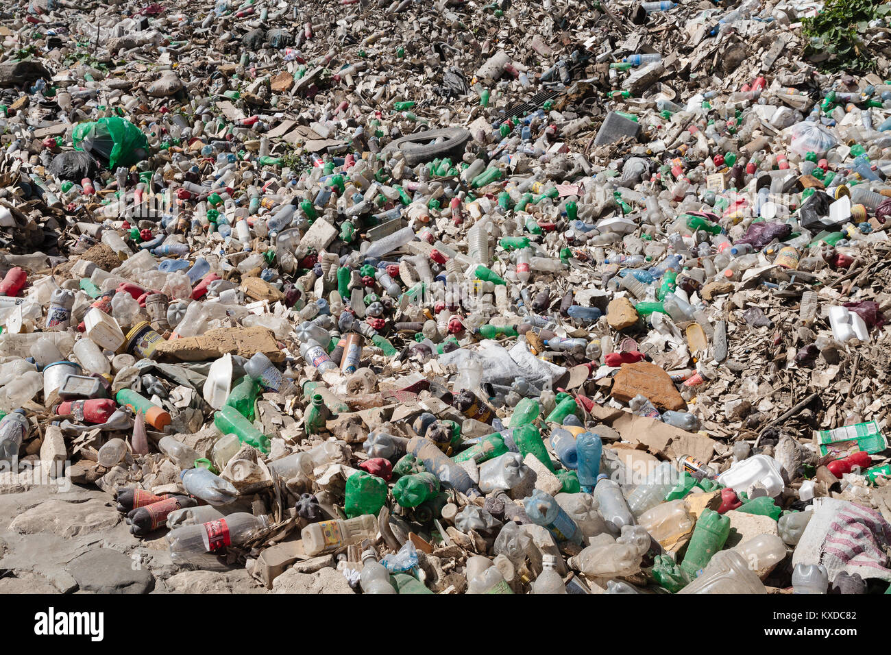 Les déchets en plastique, bouteille en plastique,street,ordures Port-au ...