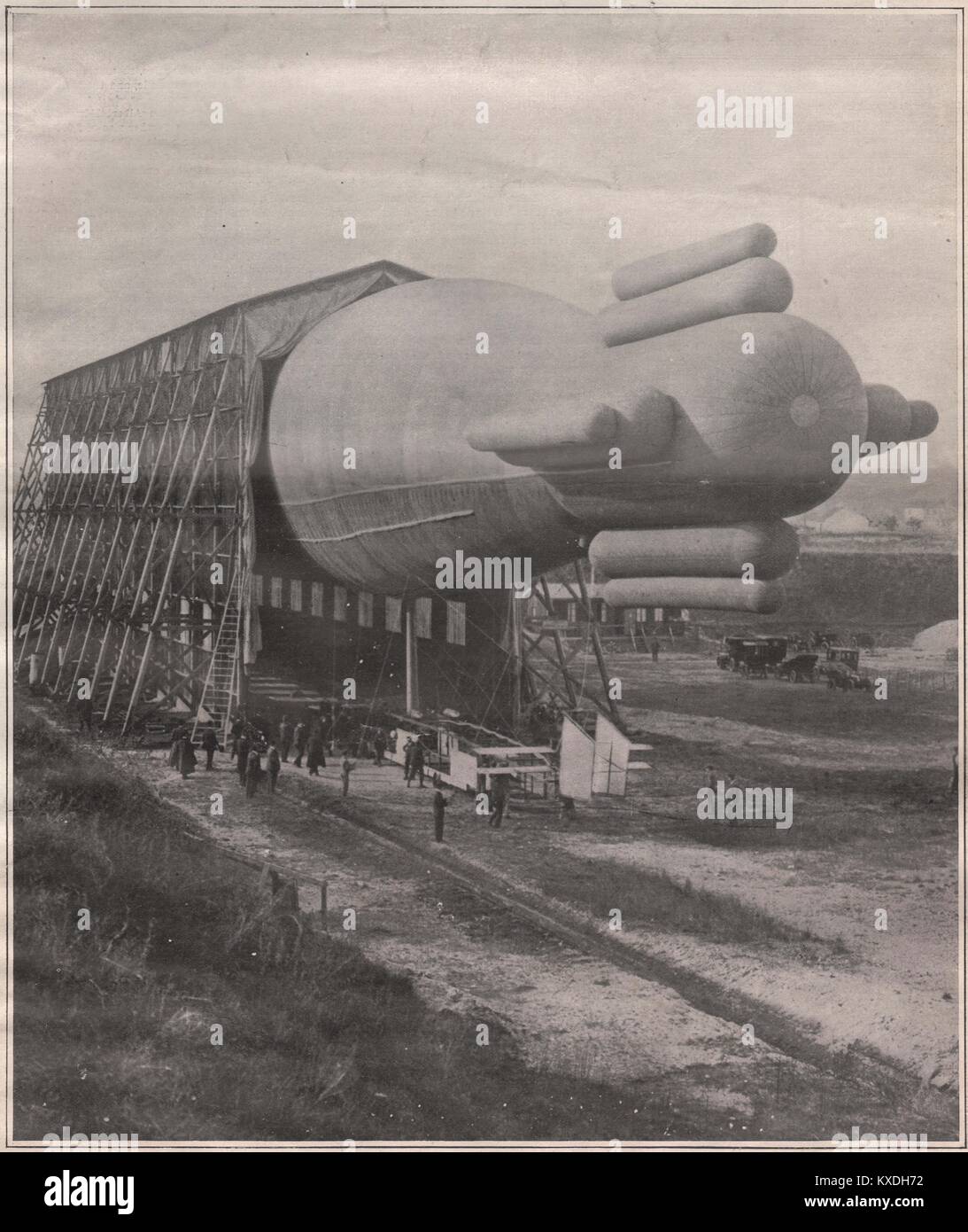 French airship Banque de photographies et d’images à haute résolution ...