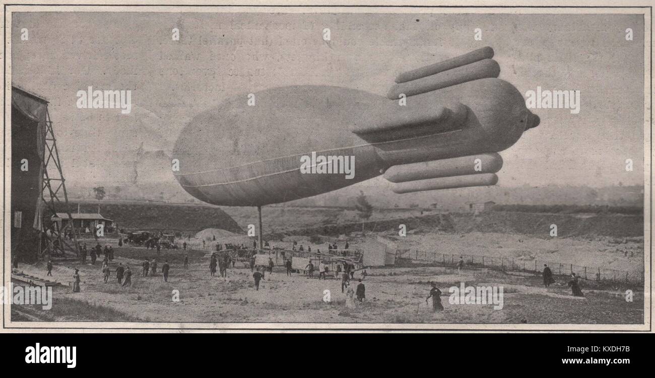 Ville de paris dirigeable vintage Banque de photographies et d’images à ...
