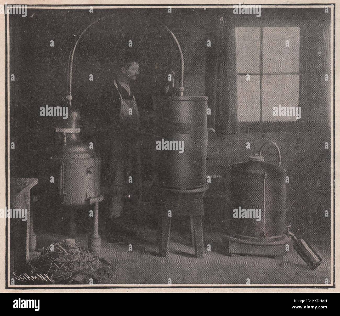 Distillation de chloroforme Banque de photographies et d’images à haute ...