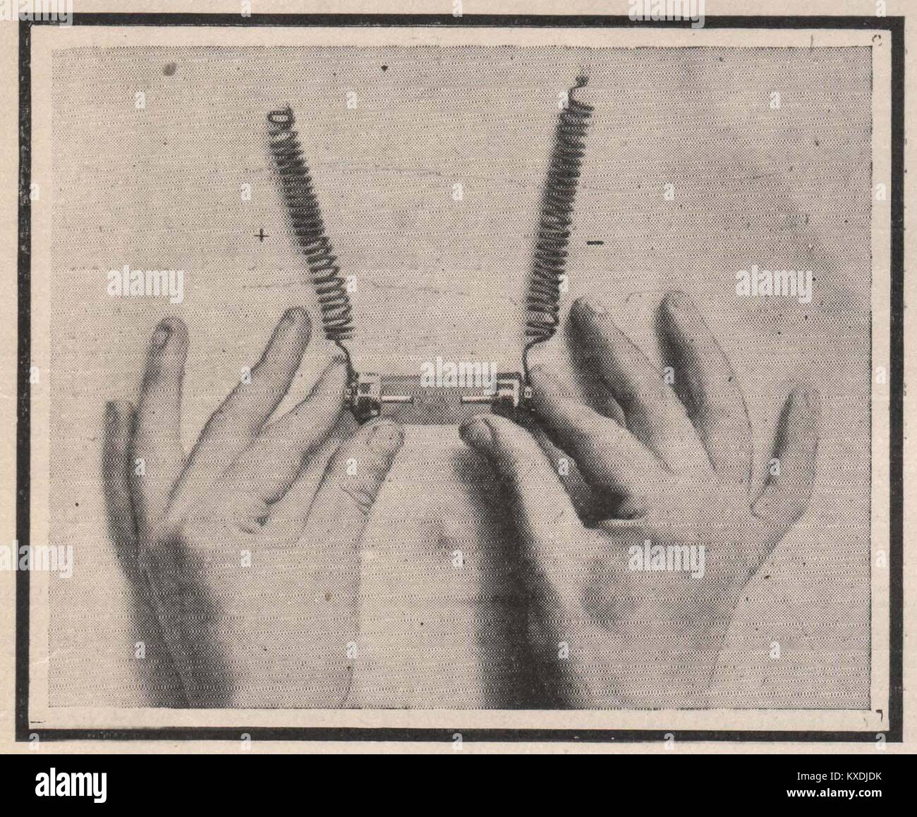 Un simple indicateur de polarité pour indiquer le pôle négatif d'un ...