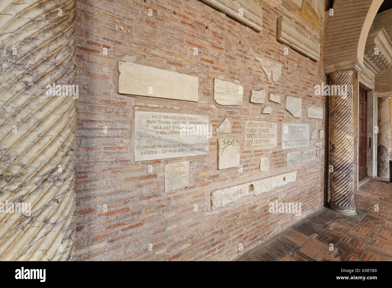 Mur De Rome Banque d'image et photos - Alamy
