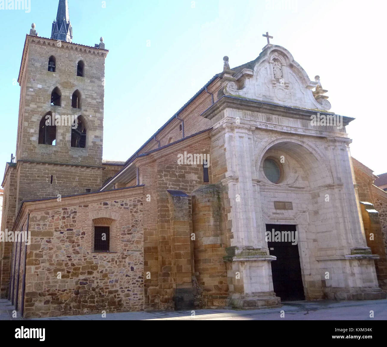 Iglesia de santa maria del azogue Banque de photographies et d’images à ...