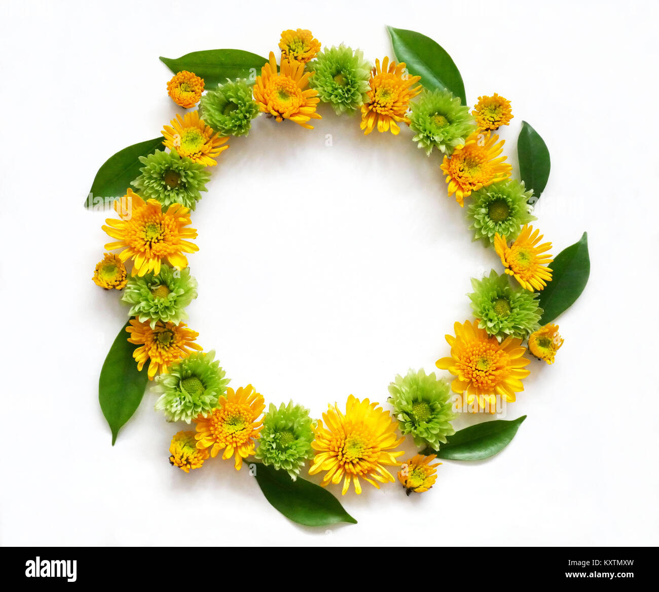 Composition de fleurs couronne frame ronde faite de diverses fleurs ...