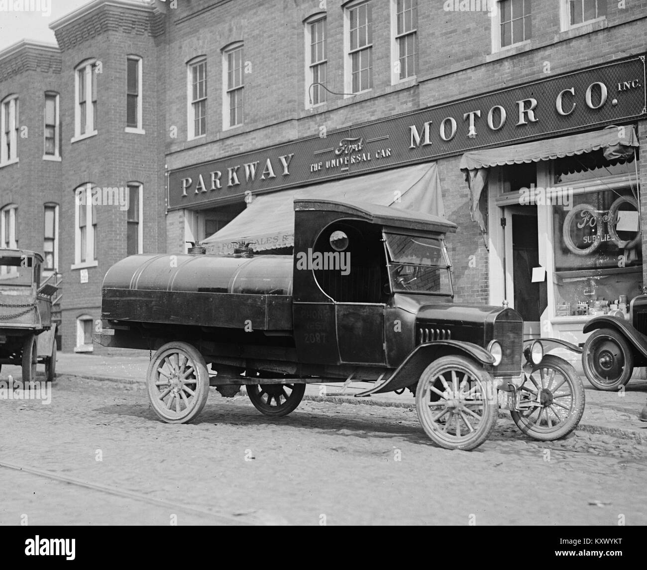 Concessionnaire ford Banque de photographies et d’images à haute ...