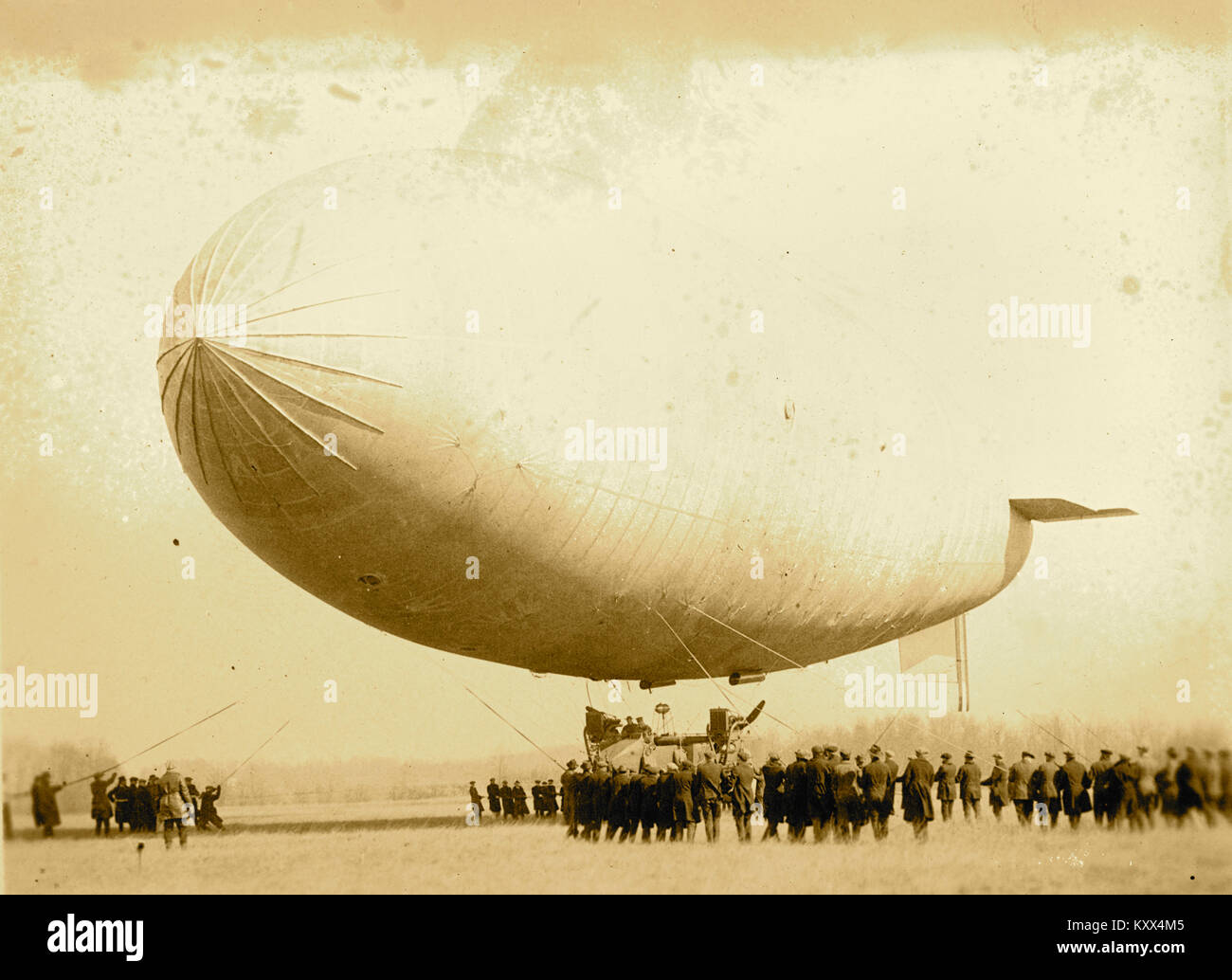 Dirigeable militaire Banque de photographies et d’images à haute ...