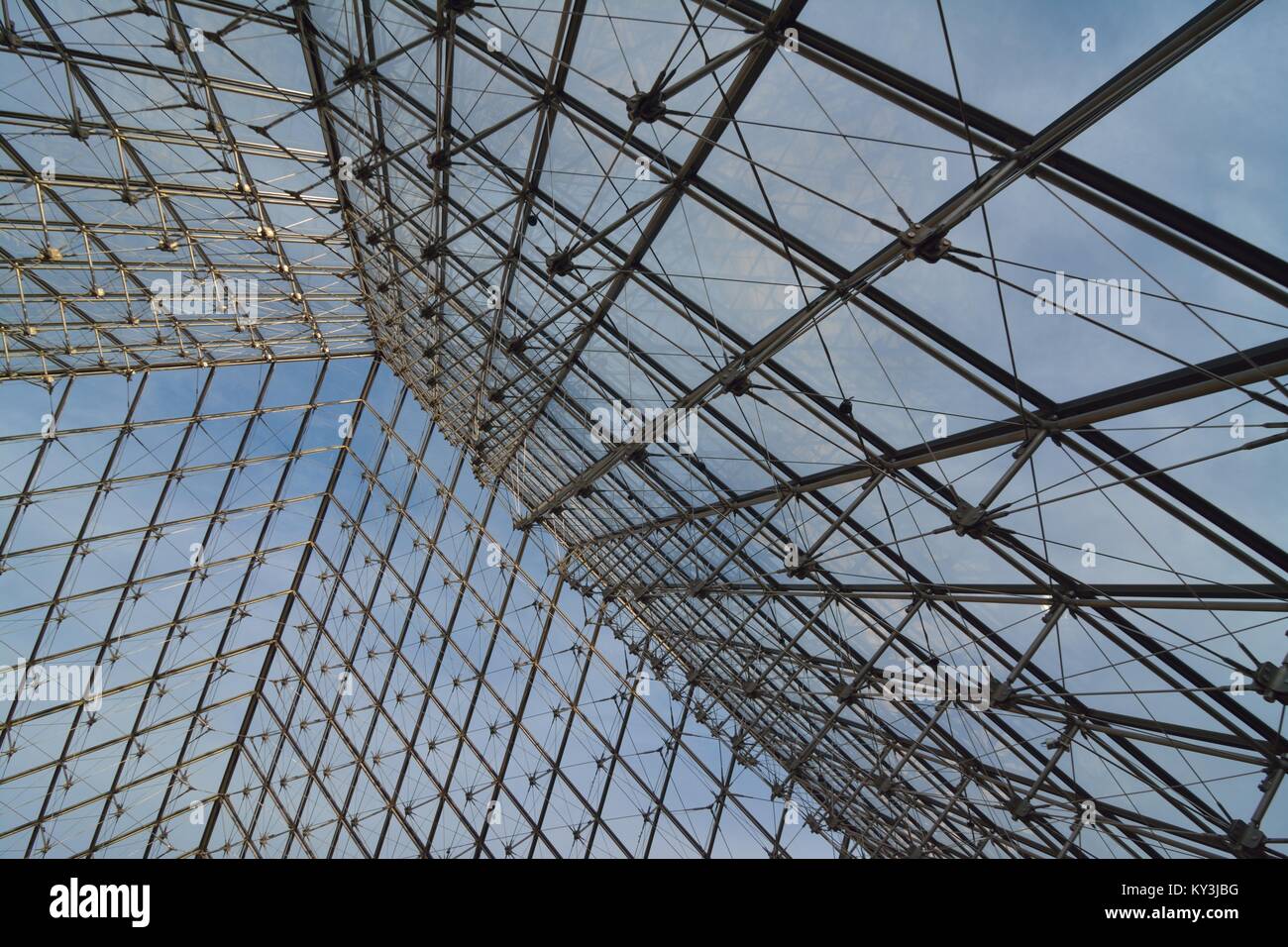 Pyramidal structure Banque de photographies et d’images à haute ...