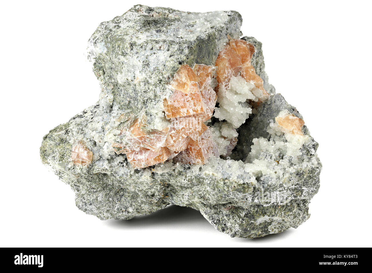 Chabazite de Errachidia/ Maroc isolé sur fond blanc Photo Stock - Alamy