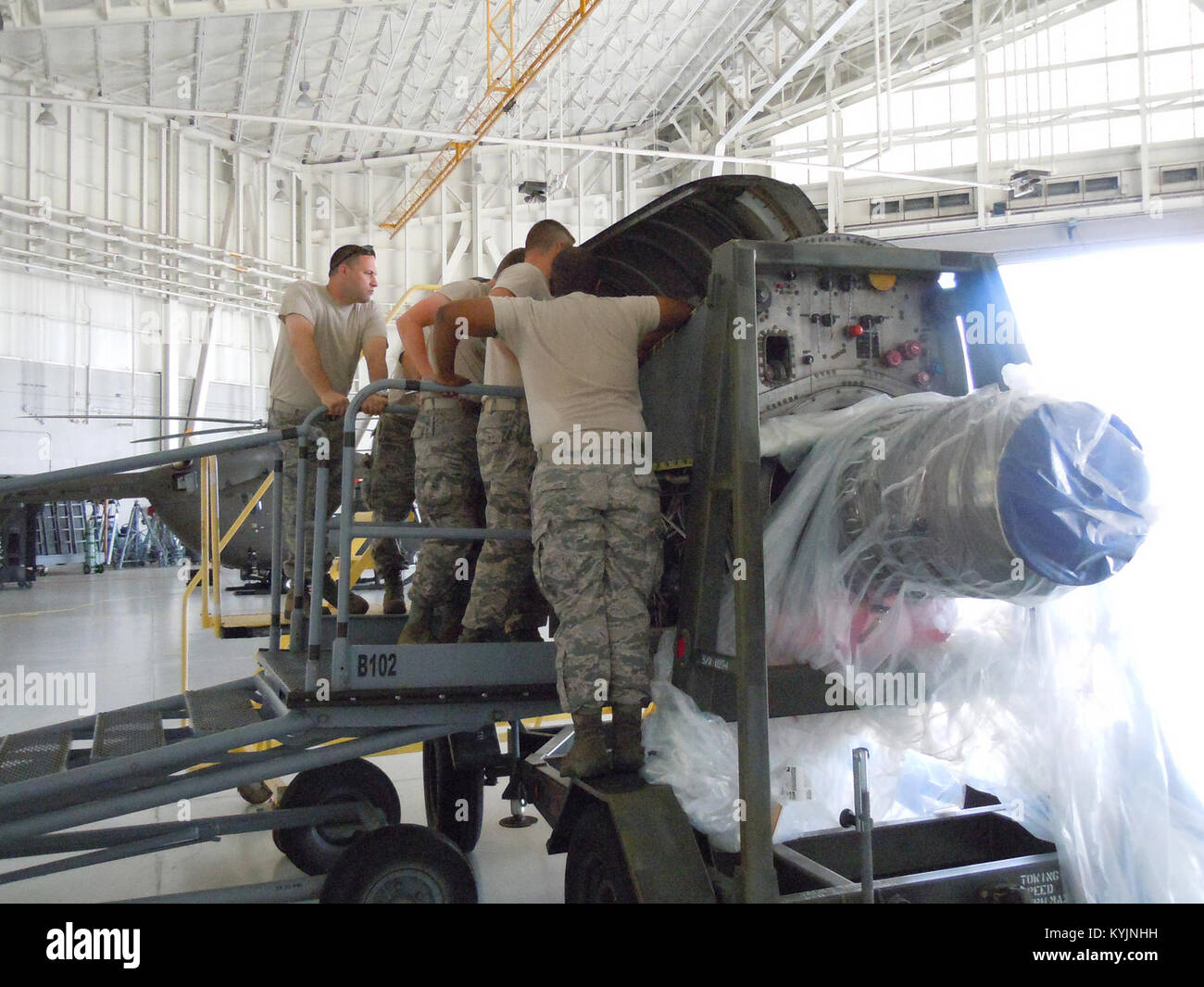 C 130 maintenance Banque de photographies et d’images à haute résolution - Alamy