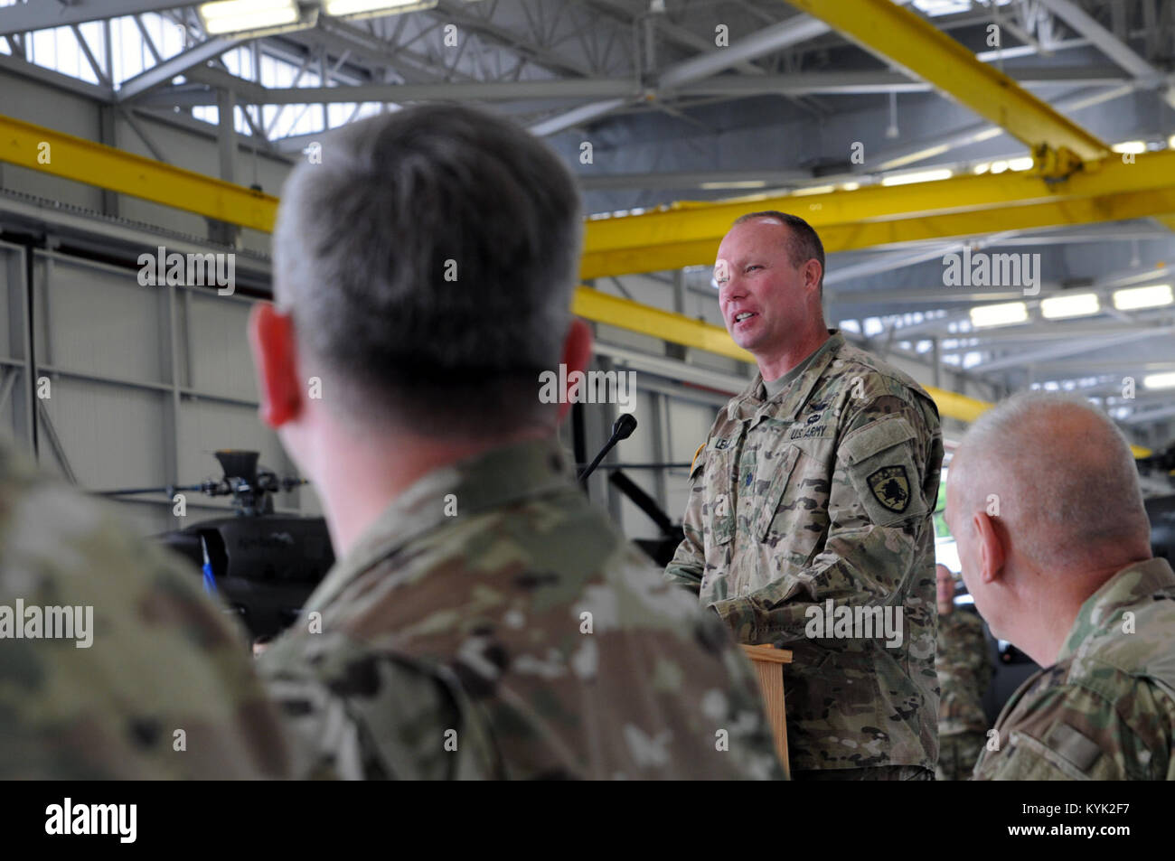 Le colonel Michael W. Stephens abandonne le commandement de la 63e ...