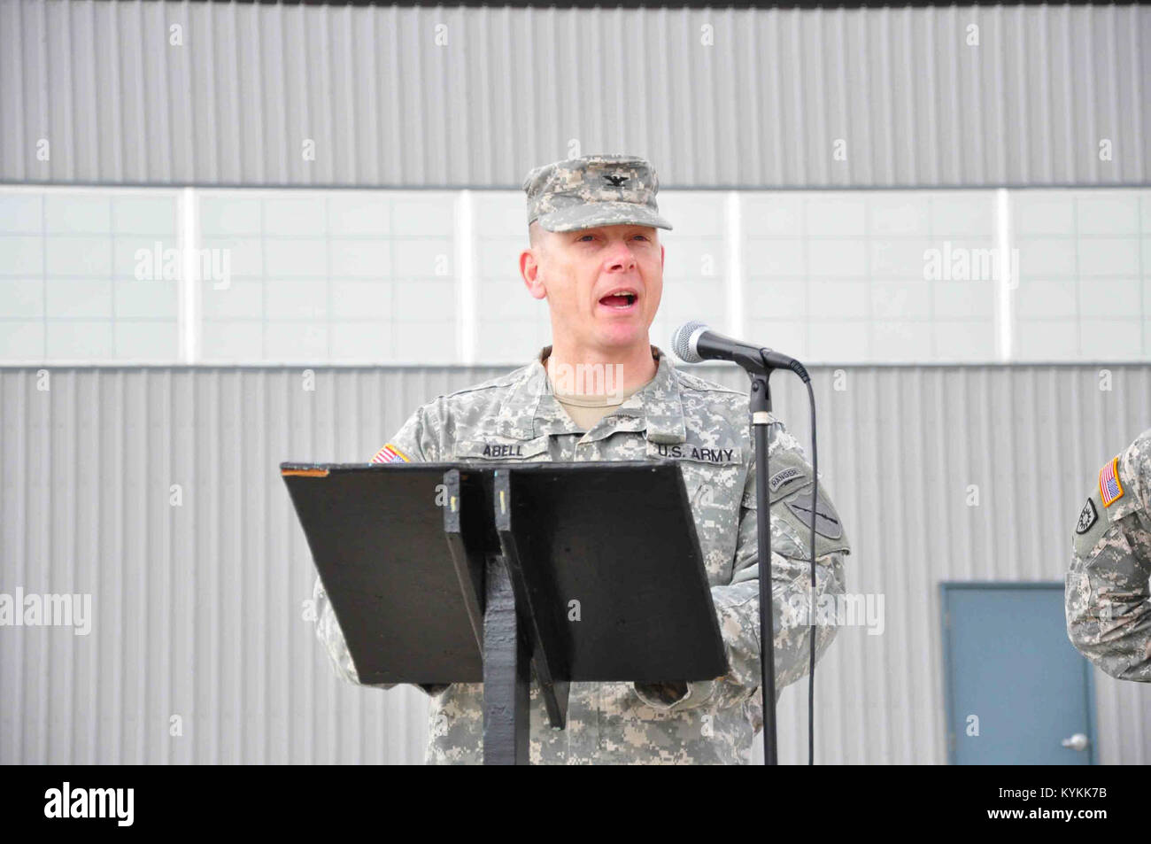Le lieutenant-colonel Jeffrey D. Cole quitte le commandement du 1er ...