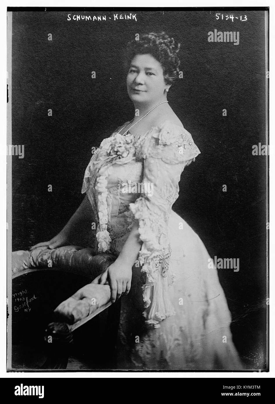Un portrait de la célèbre chanteuse d'opéra Schumann-Heink, capturant ...