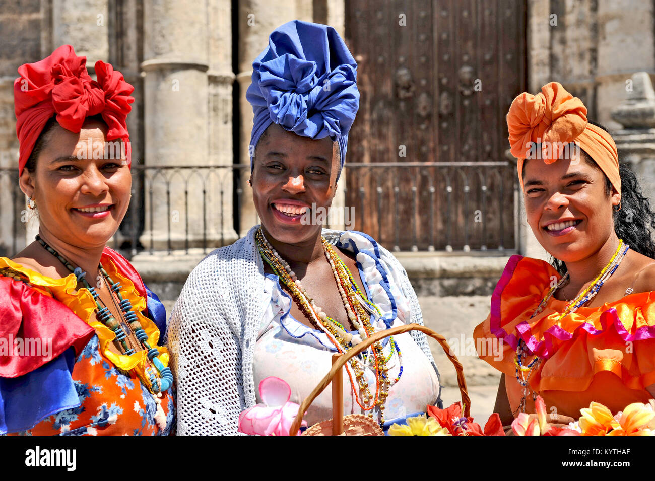 Cubaine En Tenue Traditionnelle Banque d'image et photos - Alamy
