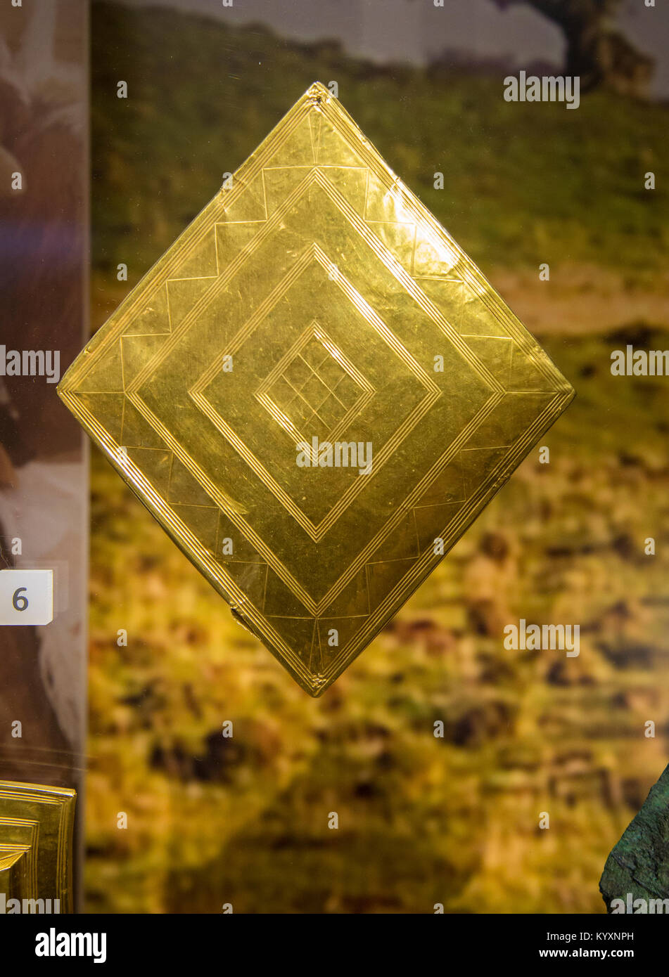 En forme de losange d'or feuille dans la sépulture de Bush Barrow ...