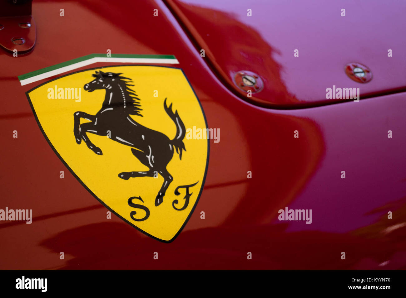 Ferrari badge Banque de photographies et d’images à haute résolution ...