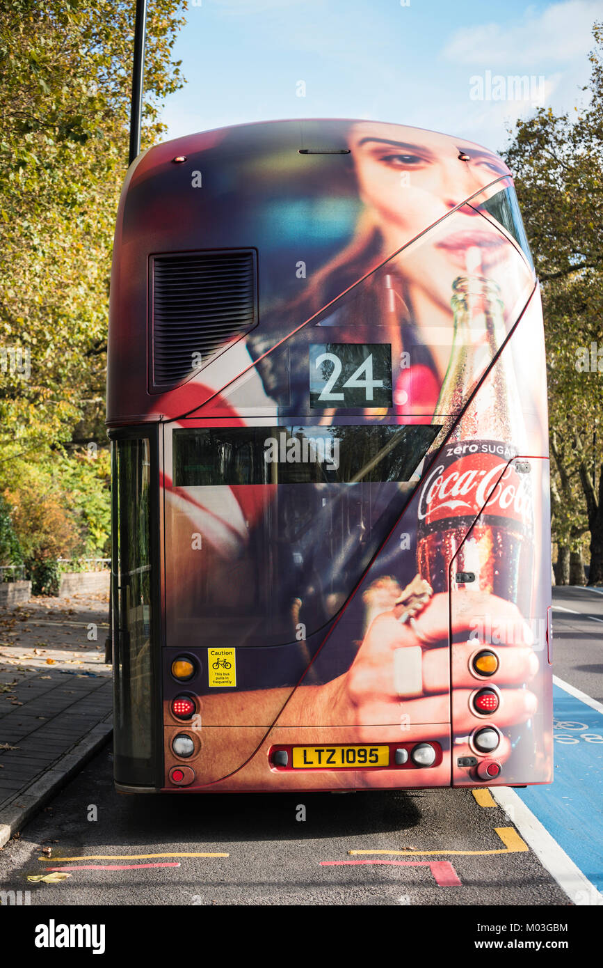 Coca cola bus Banque de photographies et d’images à haute résolution ...