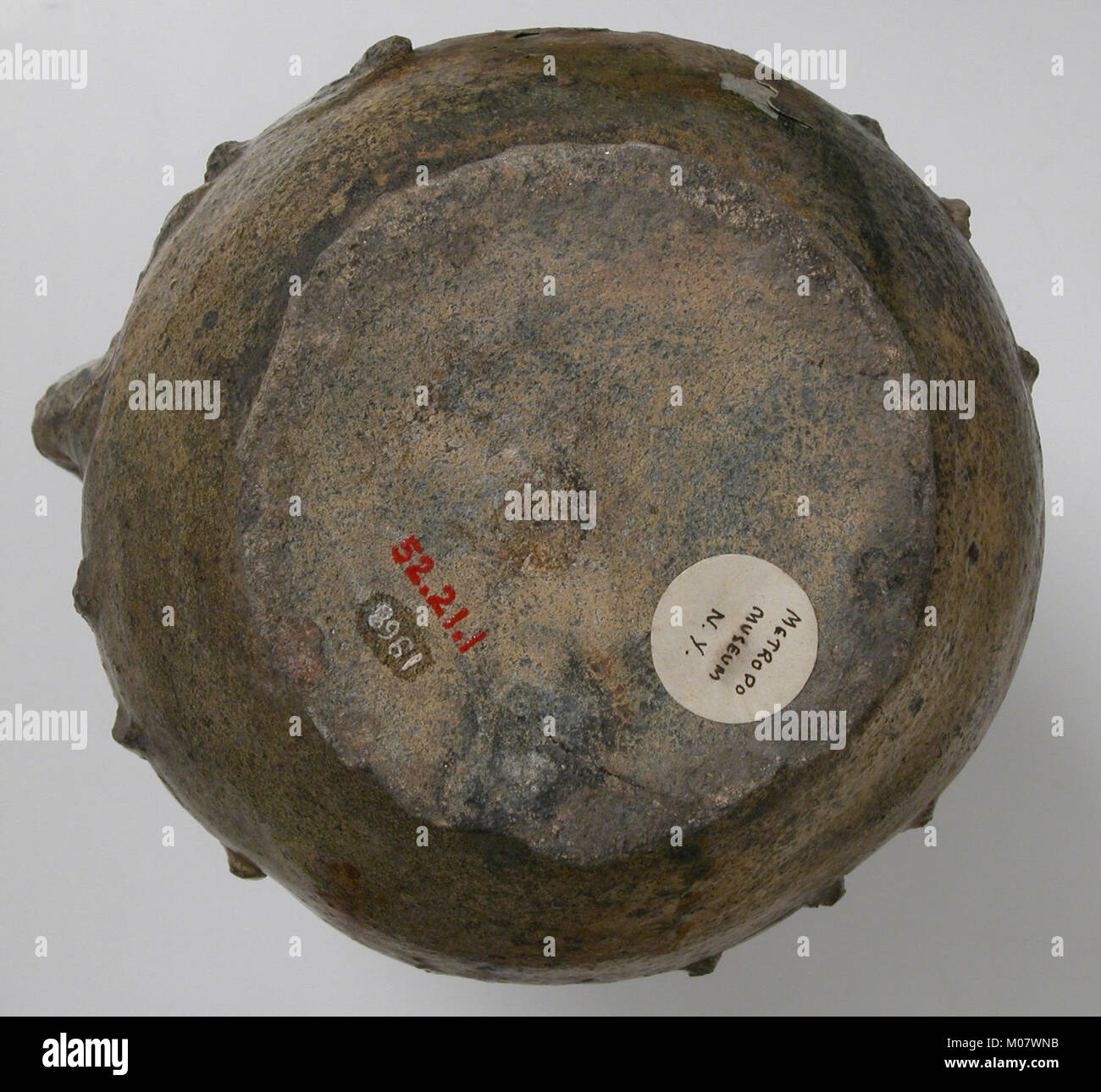 Une cruche historique, fabriquée avec des techniques de poterie ...