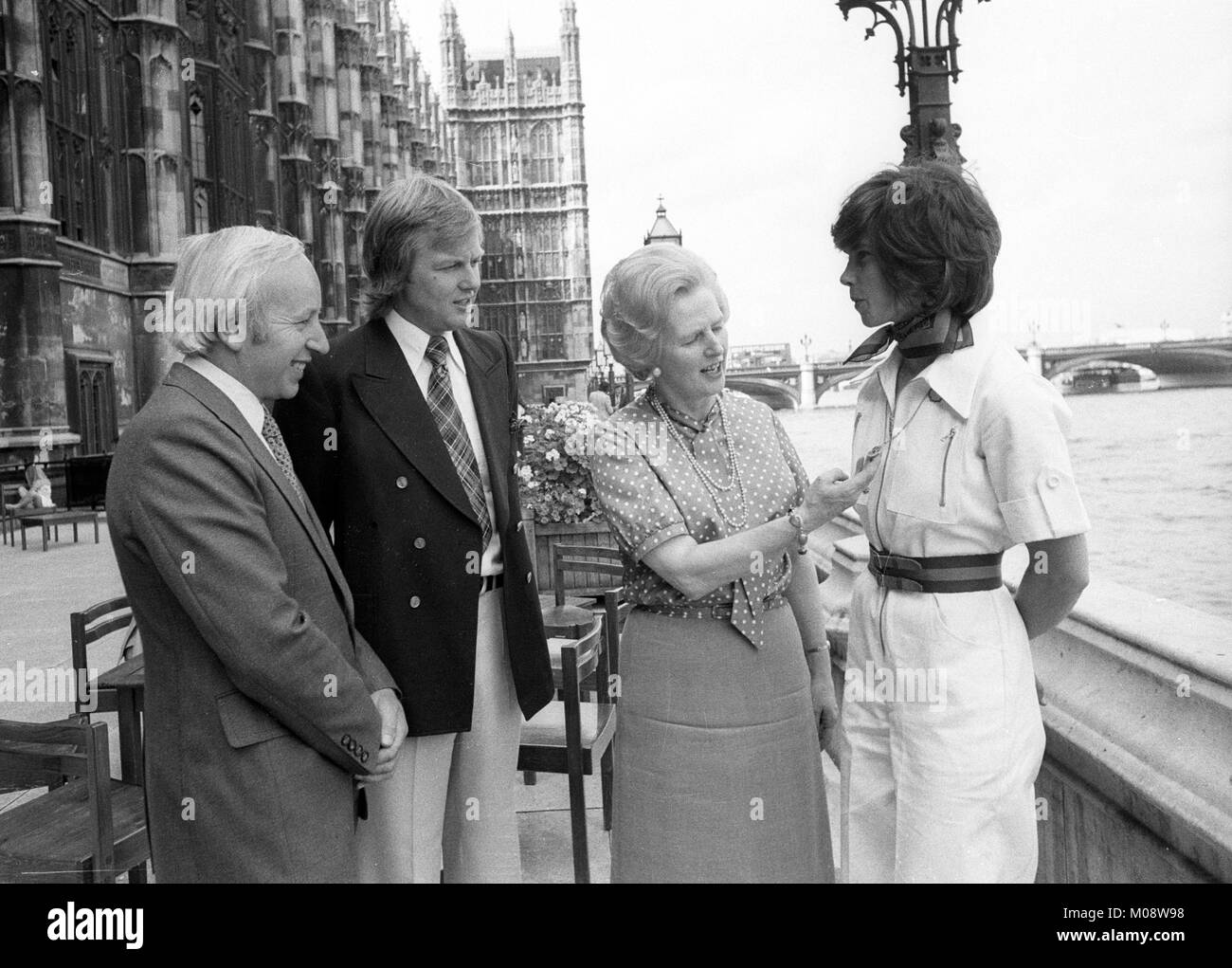 Margaret thatcher house of commons Banque d'images noir et blanc - Alamy