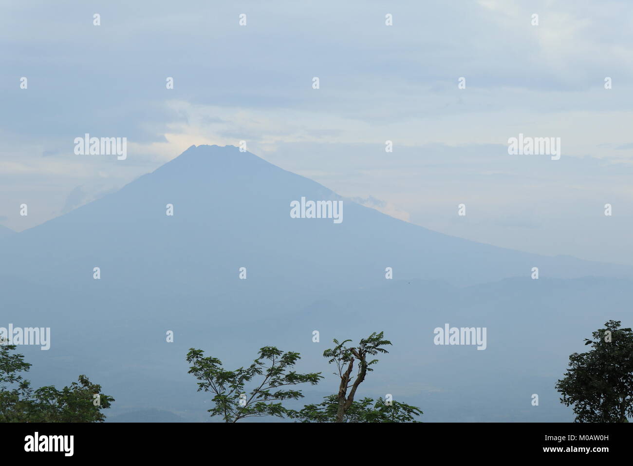 Montagne en java Banque de photographies et d’images à haute résolution ...