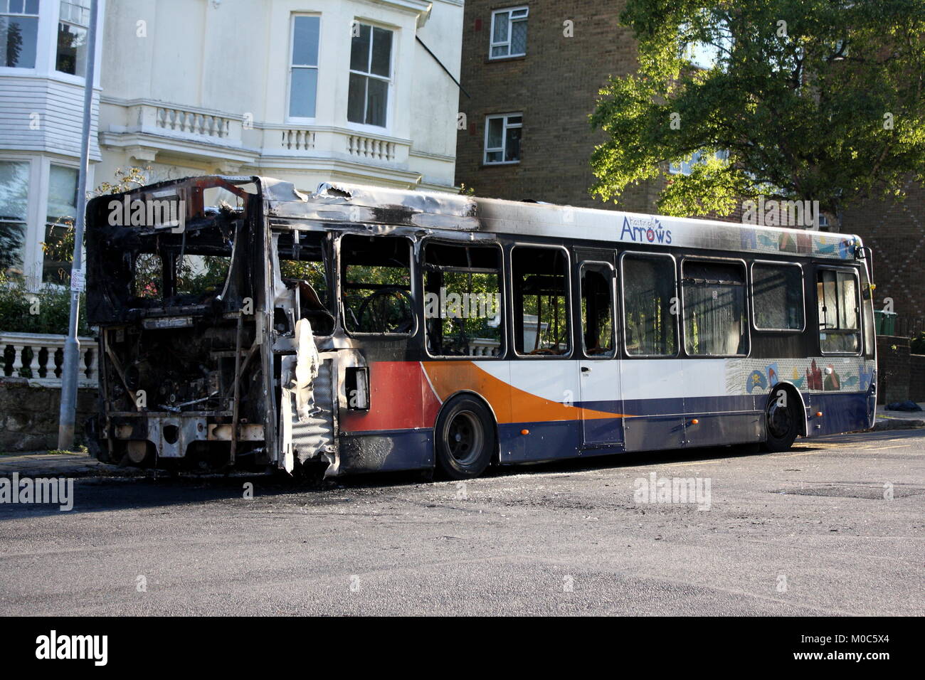 ALEXANDER DENNIS ENVIRO UN ADL 200 BURNT OUT BUS APRÈS UN INCENDIE DANS ...