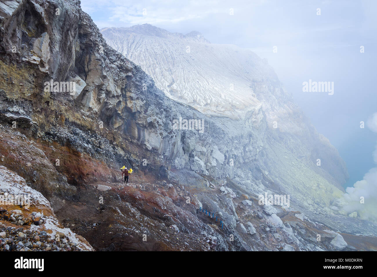 Volcan mont ijen Banque de photographies et d’images à haute résolution ...