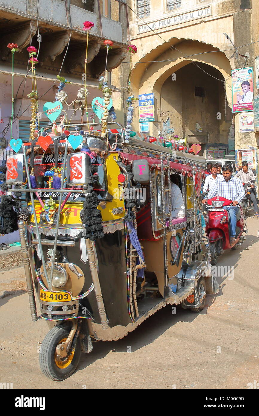 Tuk tuk india nawalgarh Banque de photographies et d’images à haute ...