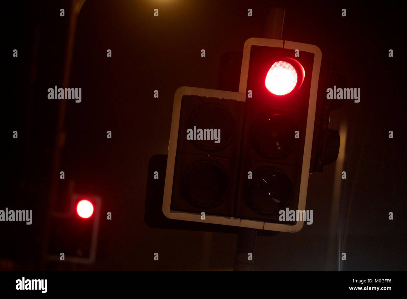 Feux de signalisation rouges Banque de photographies et d’images à ...