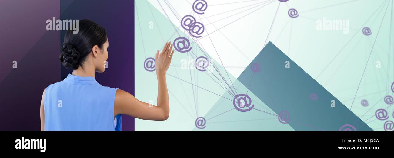 3d purple white email sign icon mail Banque de photographies et d ...