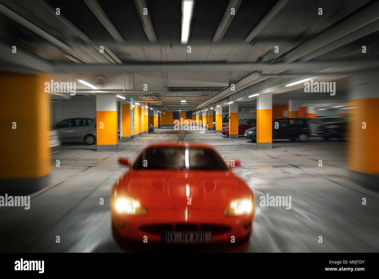 Garage sous sol Banque de photographies et d’images à haute résolution ...