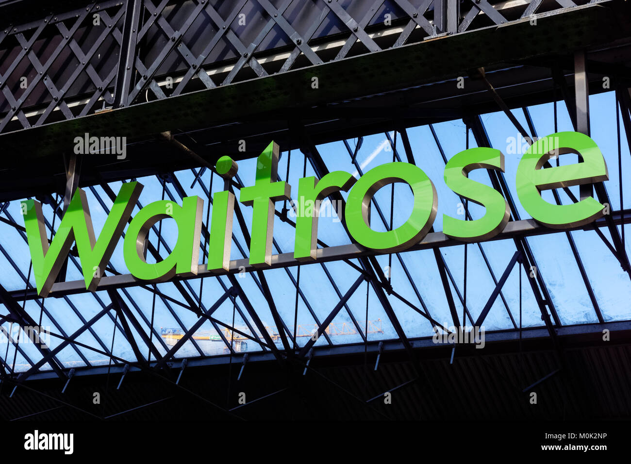 Waitrose devant le magasin Banque de photographies et d’images à haute ...