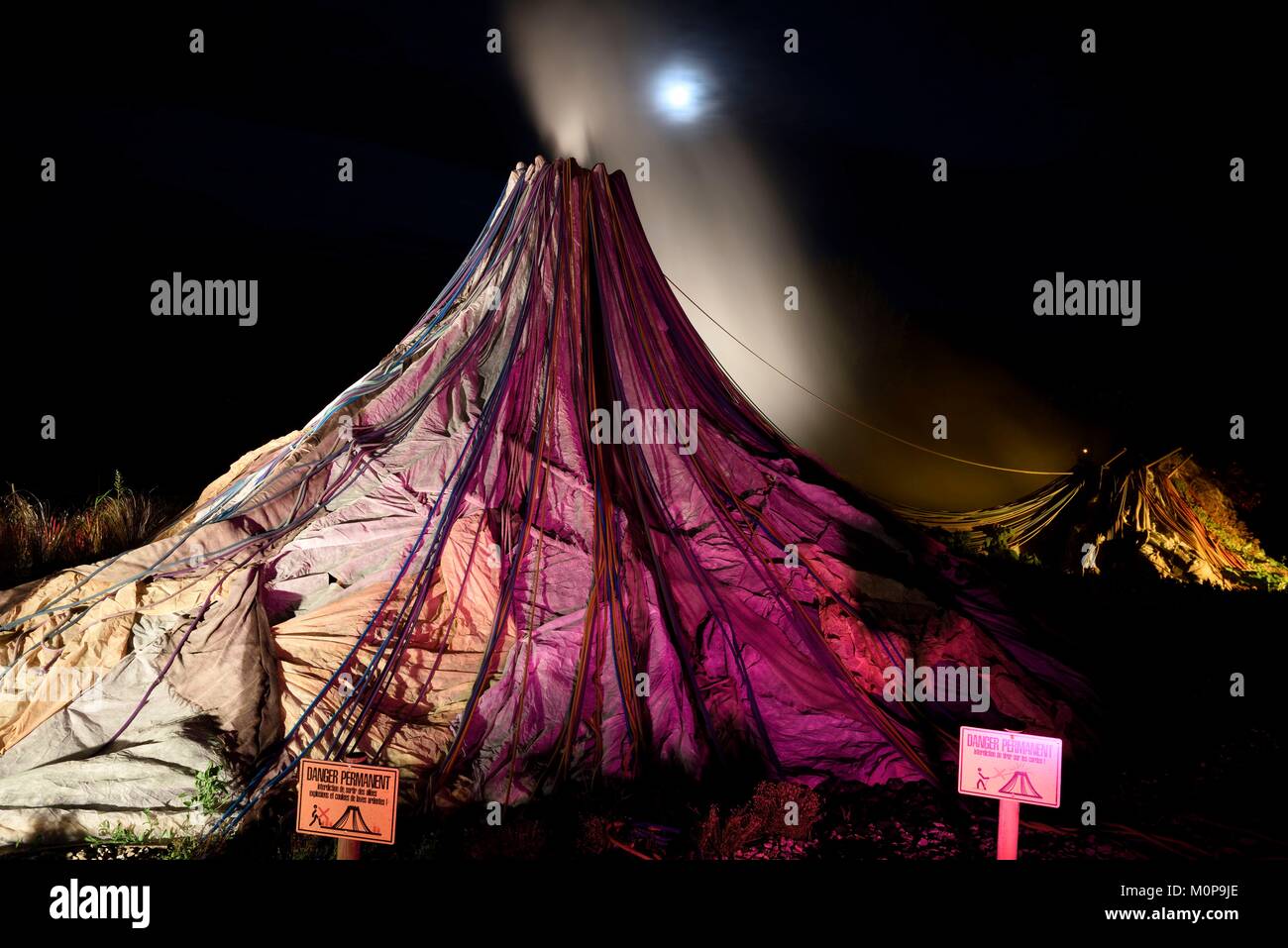 Jules verne volcan Banque de photographies et d’images à haute ...