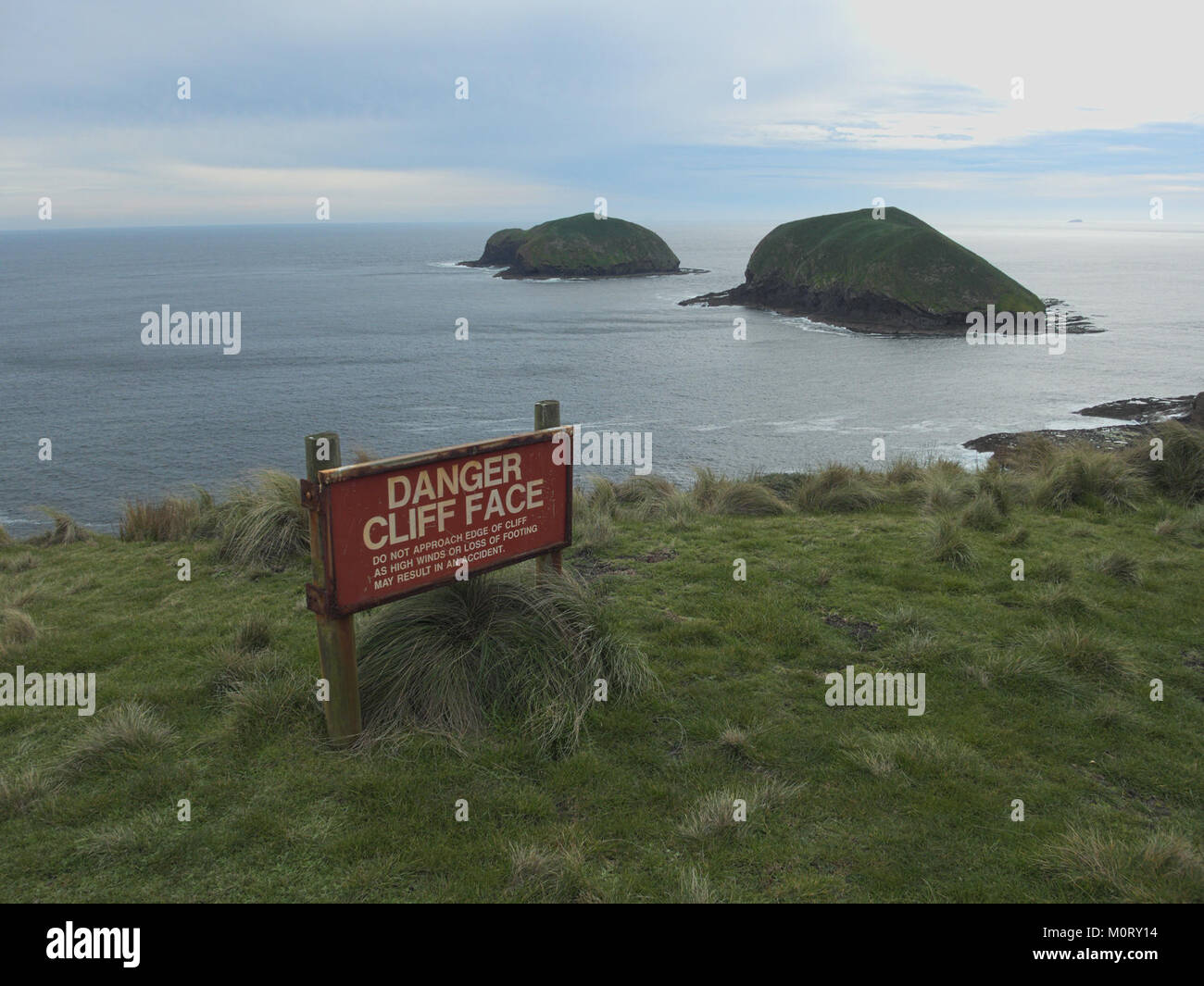 Cette image montre un panneau de danger à Cape Grim, un endroit connu ...
