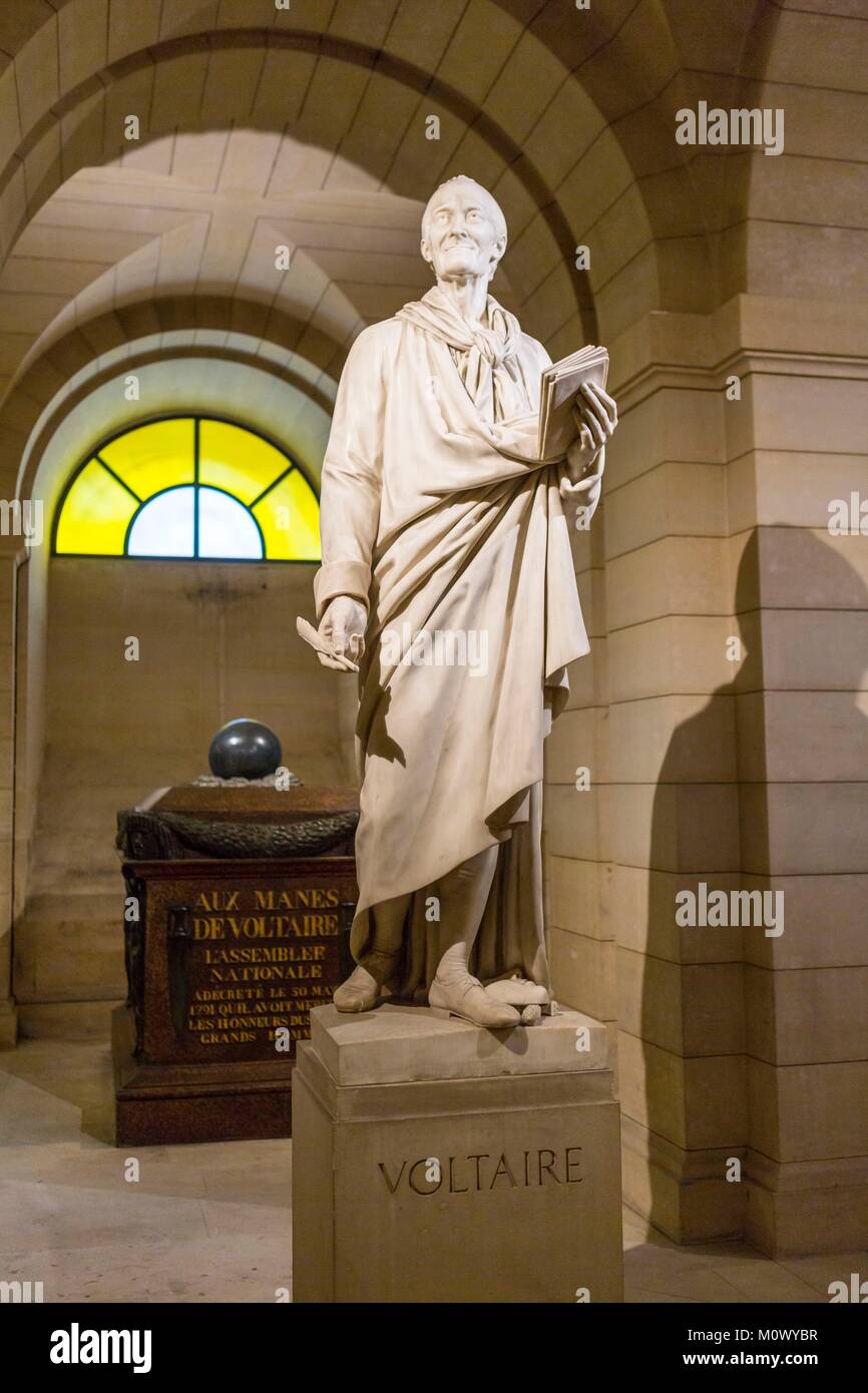 Voltaire statue paris Banque de photographies et d’images à haute ...