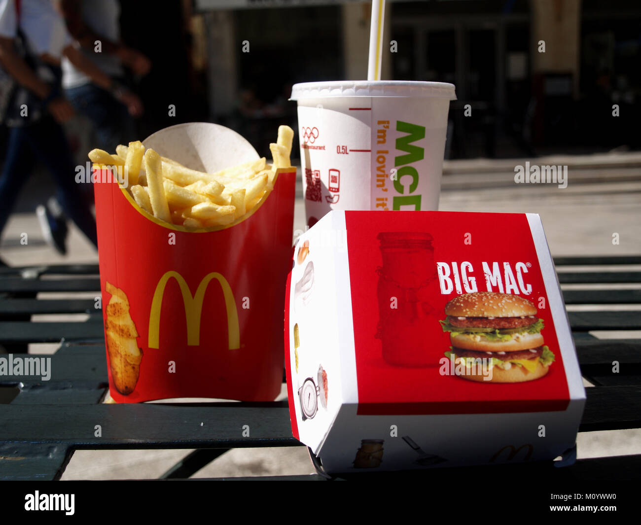 Mcdonalds big mac burger packaging Banque de photographies et d’images ...