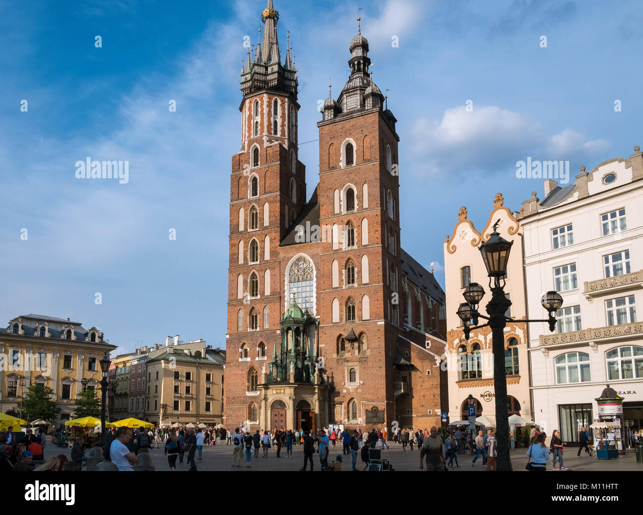 Krakow church of st mary Banque de photographies et d’images à haute ...
