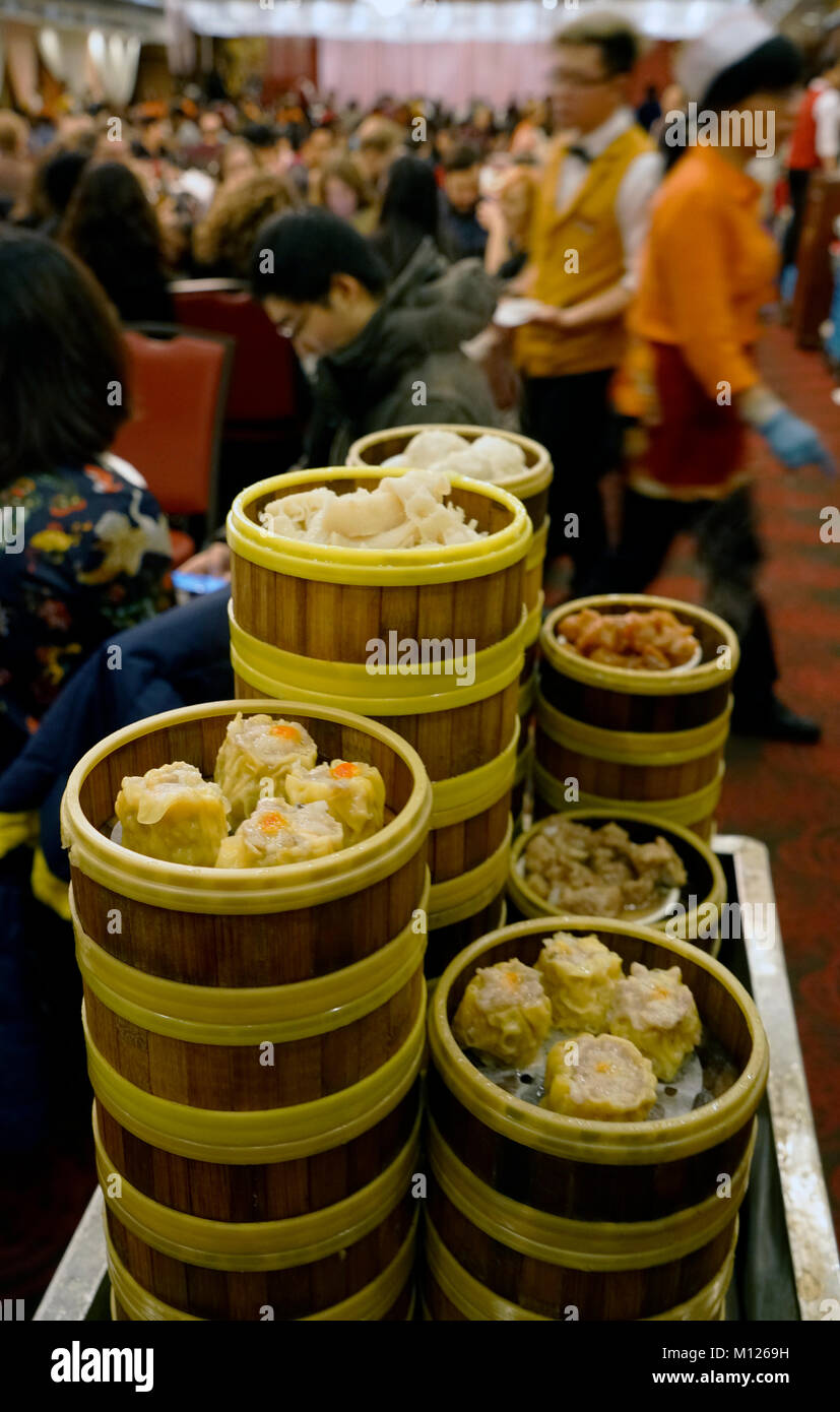 Un plan sur les dim sum dans la foule Jing Fong restaurant chinois dans ...