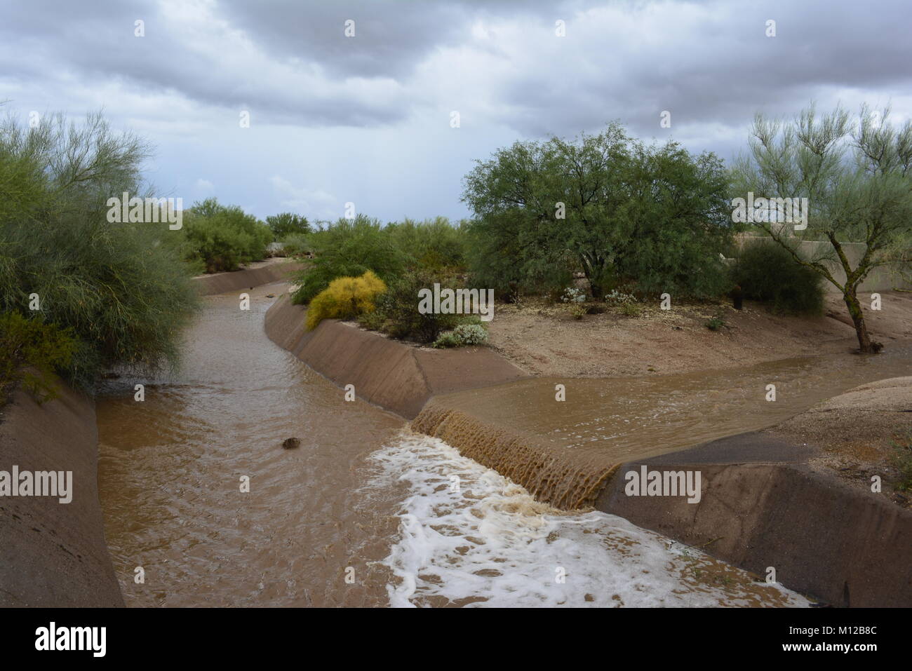 Ruissellement De Drainage Banque d'image et photos - Alamy