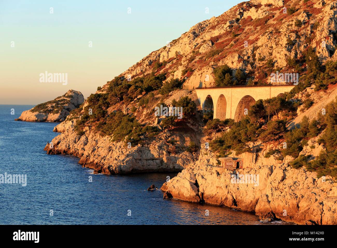 France, Bouches du Rhône, la Côte Bleue, le Rove, calanque de la Vesse ...