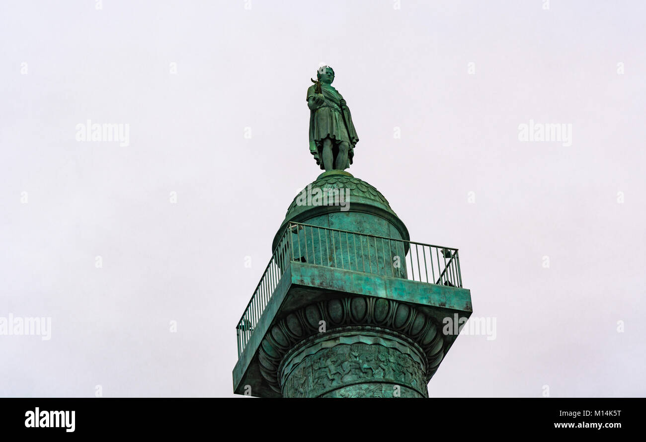 Paris, France : Statue en haut de la colonne Vendôme, à l'origine ...