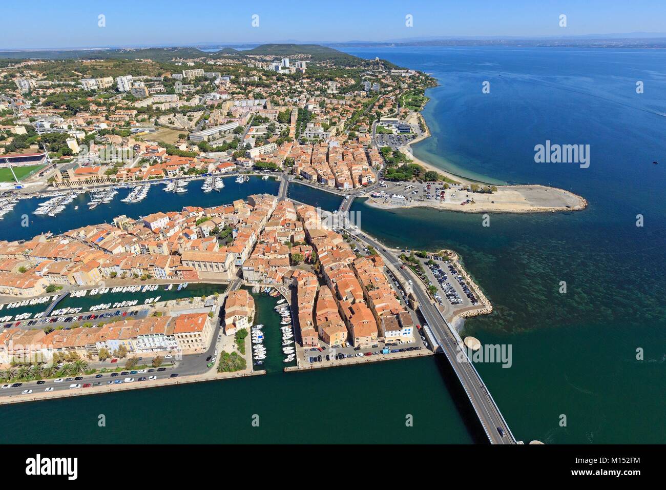 France, Bouches du Rhône, Martigues, Etang de Berre (vue aérienne Photo Stock - Alamy
